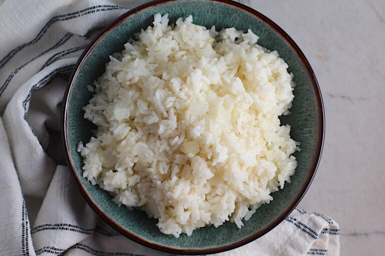 Brazilian Rice {with Onions and Garlic} - Easy Brazilian Food