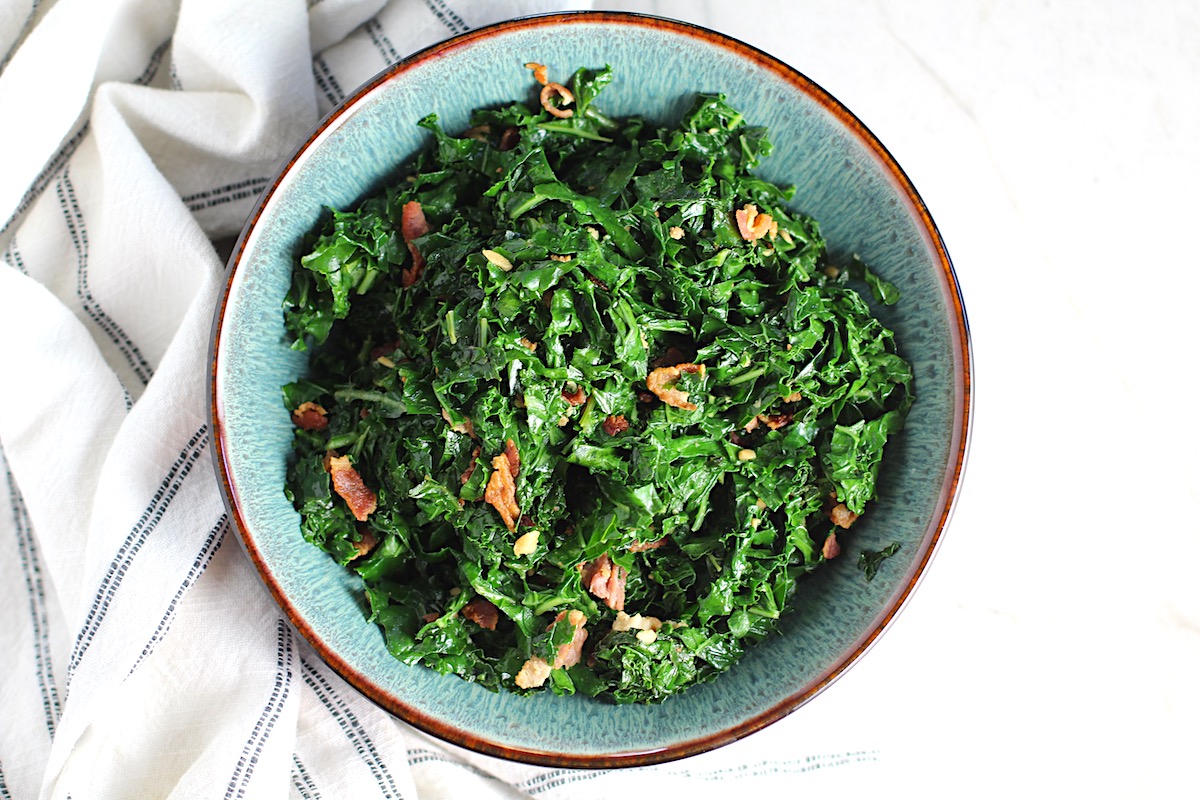Sauteed Kale with Bacon and Garlic {Couve à Mineira} - Easy Brazilian Food
