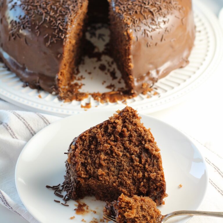 Best Brazilian Cake ~ Bolo de Brigadeiro! - Easy Brazilian Food