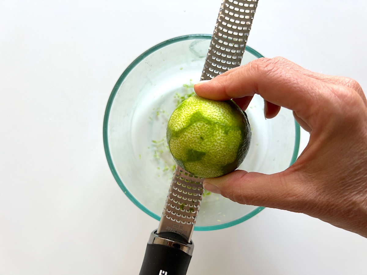 Cake with Lime ~ Bolo de Limão - Easy Brazilian Food